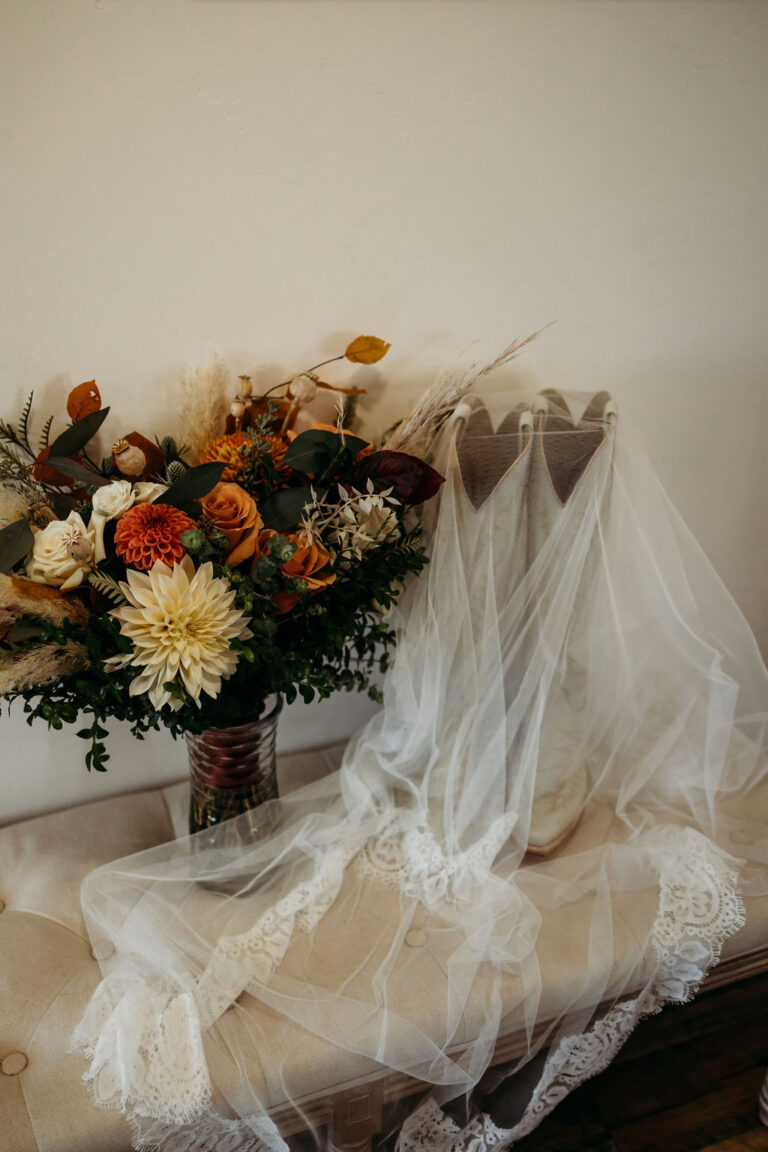 Western Fall Wedding in Montana at Star Meadows Ranch ...