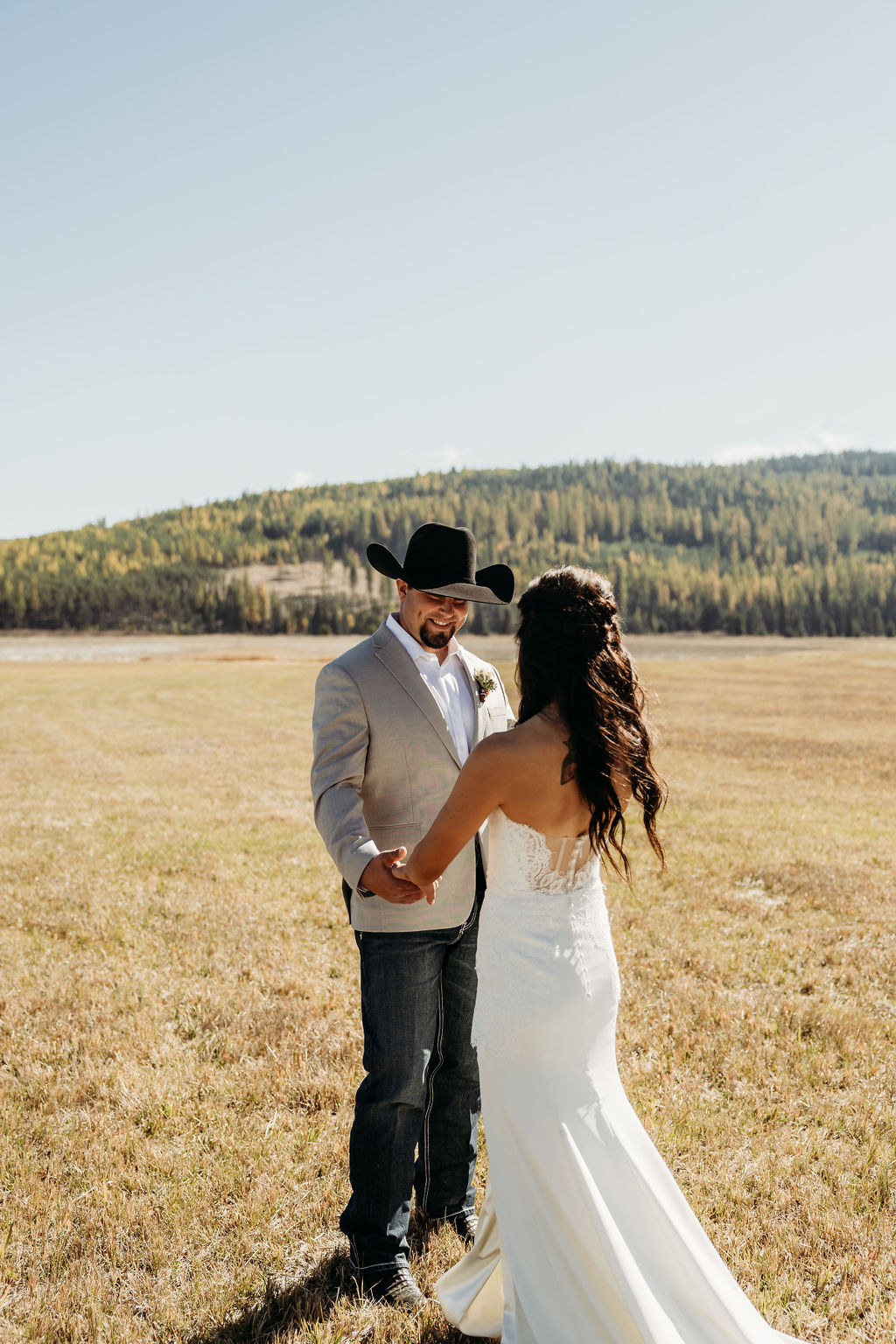 Western Fall Wedding in Montana at Star Meadows Ranch ...