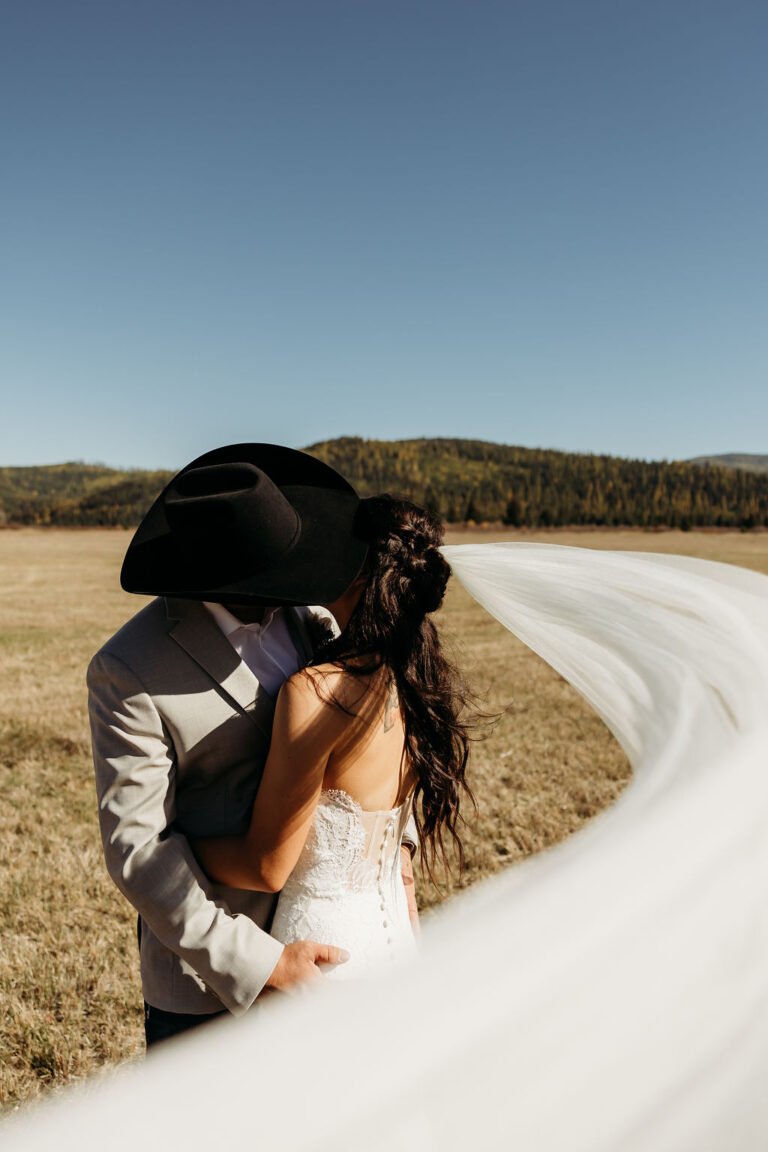 Western Fall Wedding in Montana at Star Meadows Ranch ...
