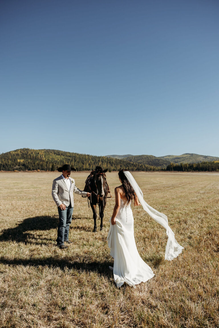 Western Fall Wedding in Montana at Star Meadows Ranch ...